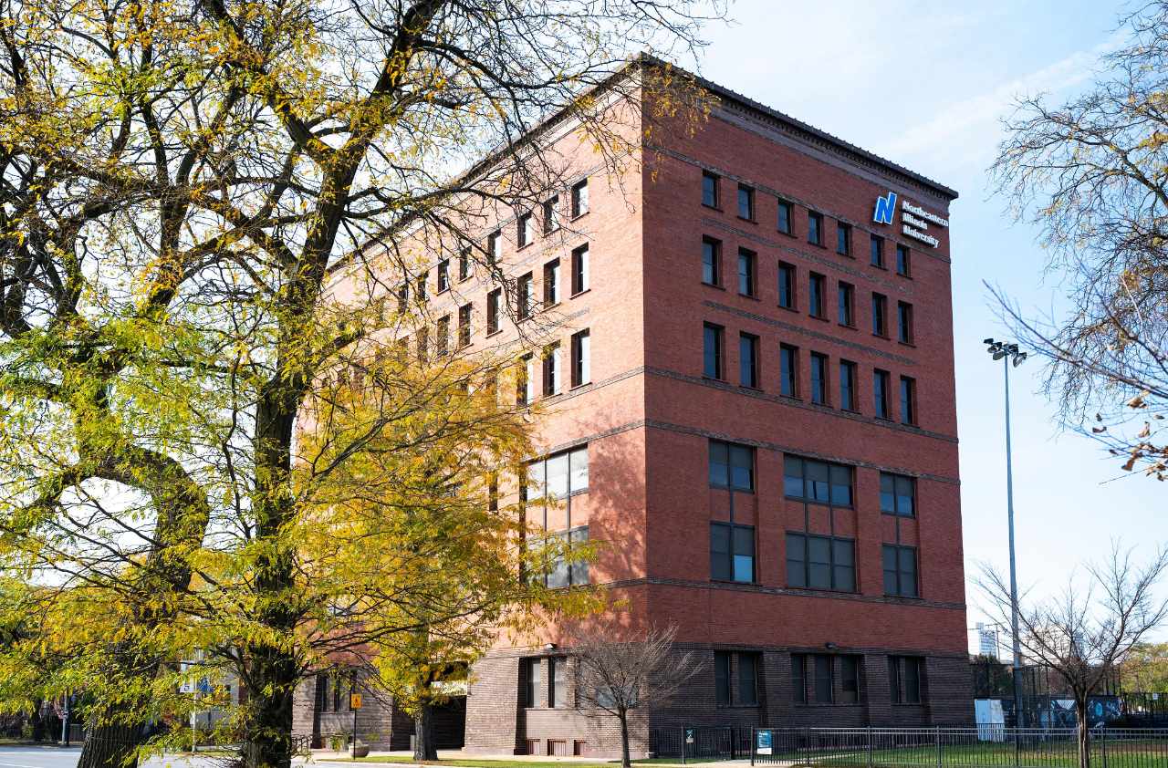 Experience Northeastern Illinois University in Virtual Reality.